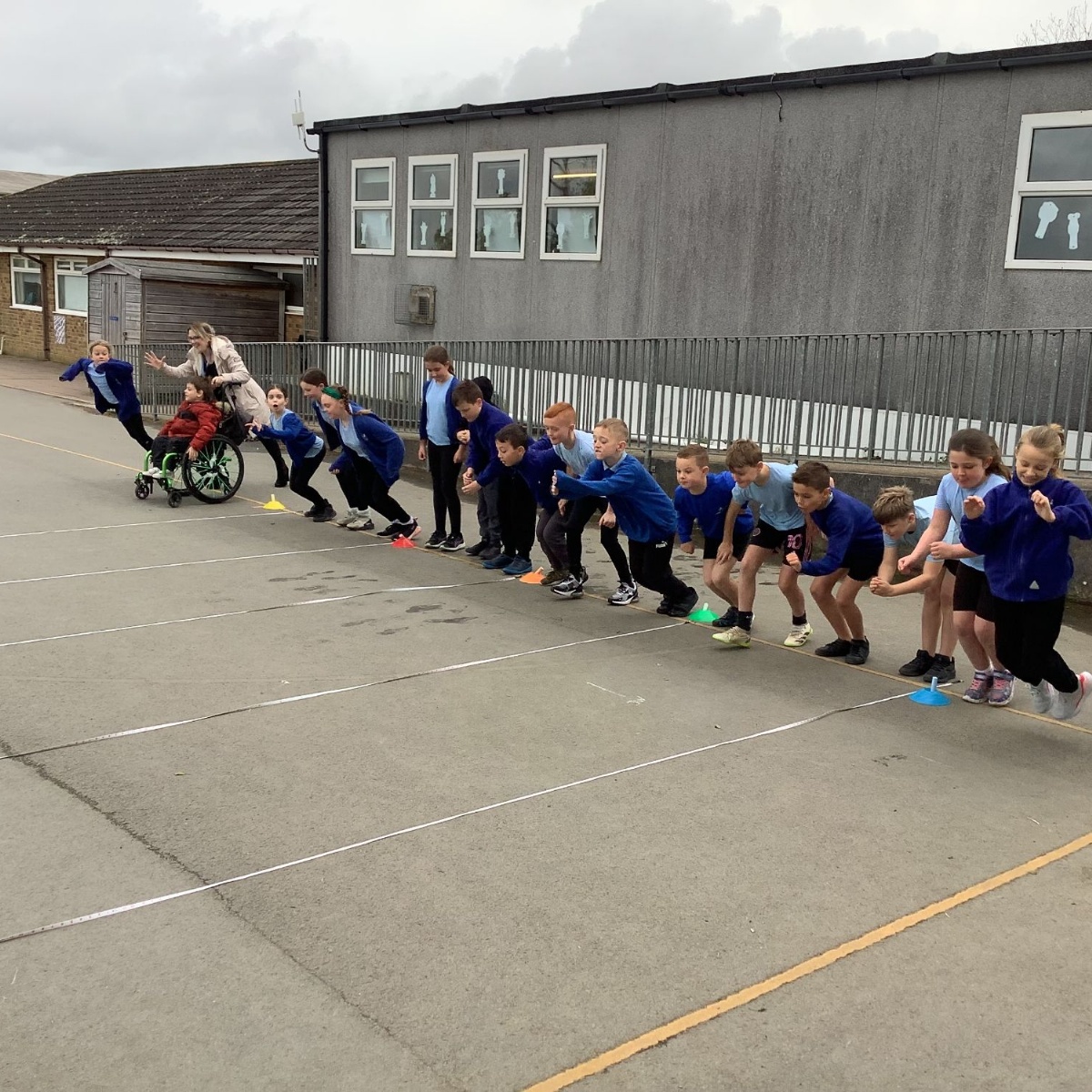 Fremington Primary School - Standing Long Jump training in Y4!